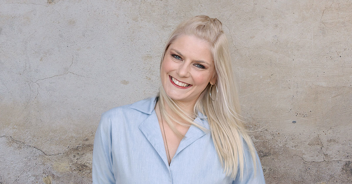 Kocsis-M. Brigitta innovációs műsorvezető, coach, tréner